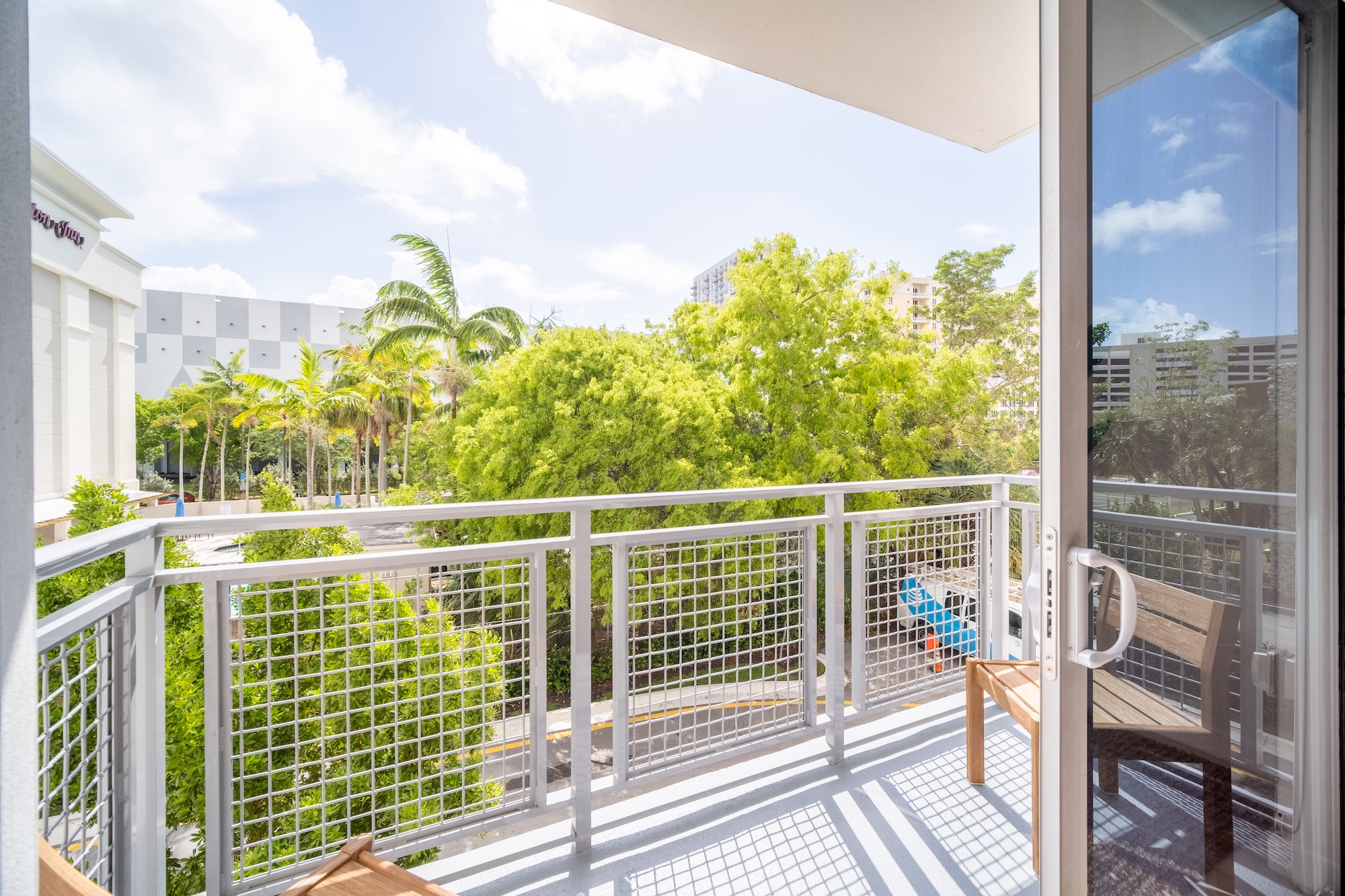 The Palmer Dadeland Apartments | Tucker